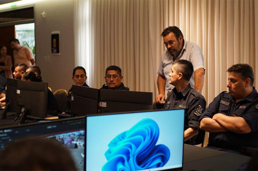 El 911 de Salta recibió capacitación de profesionales de Canadá